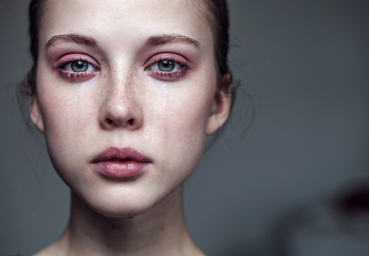 Wstydzisz się płakać? Oto 8 korzyści, które może ci dać… właśnie ...